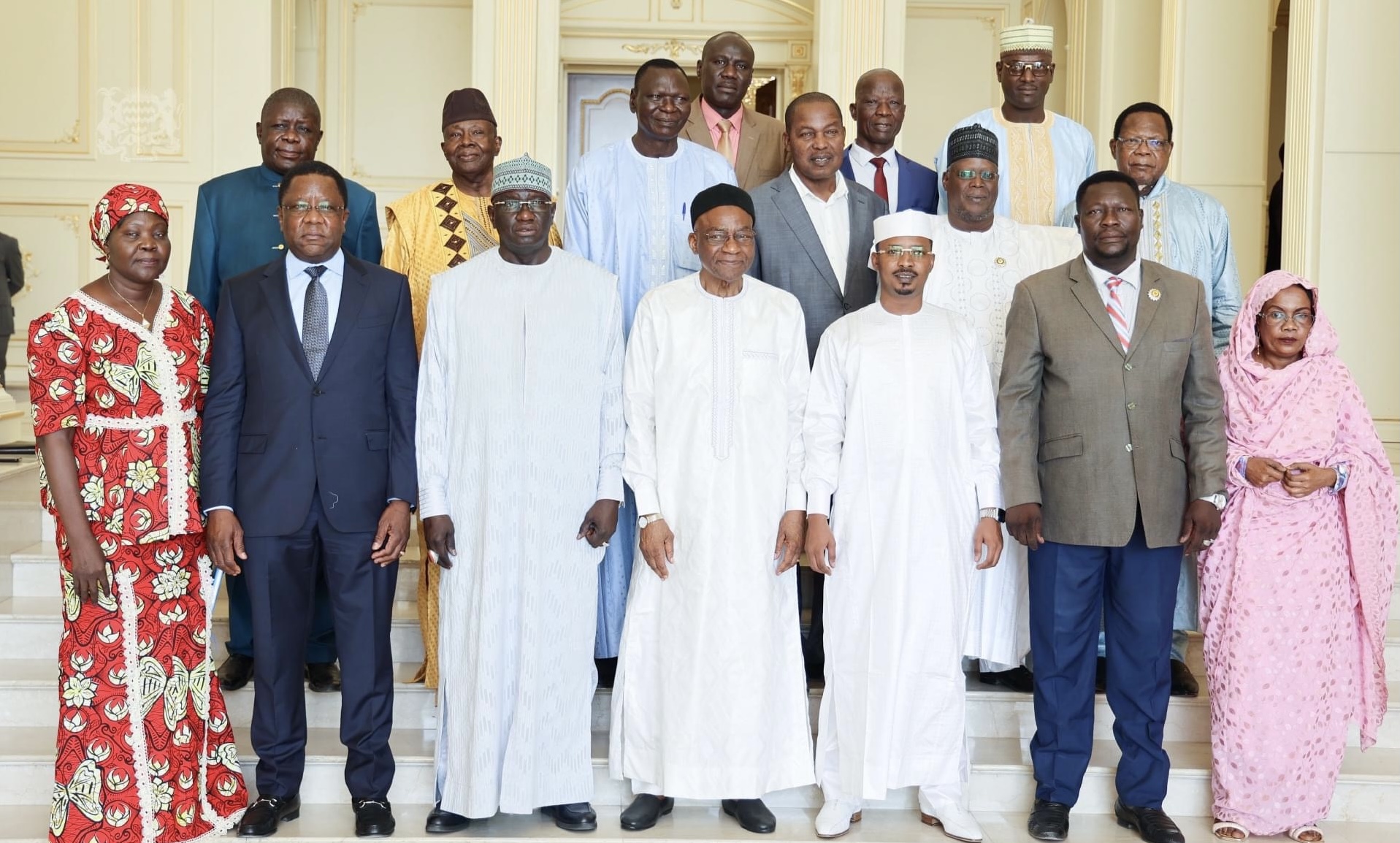 Le président de transition échange avec les membres du bureau du Cncp ...